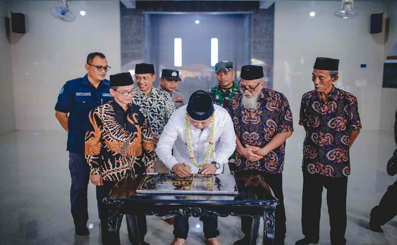 Nama Masjid Az Zahra di SMK Teknologi Balung Usulan Istri Bupati Jember ...