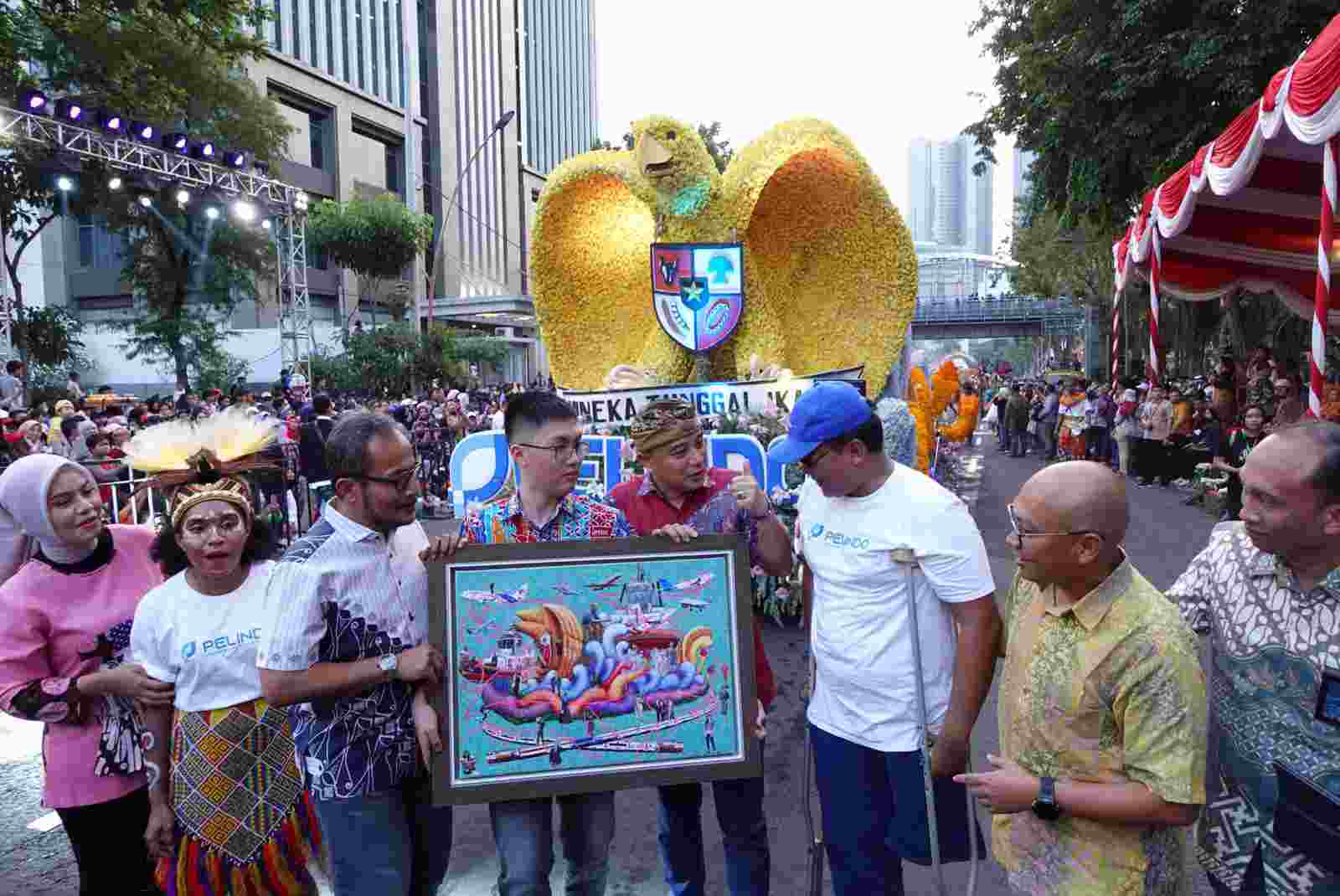 HUT ke-730 Kota Surabaya, Vincent Pelukis Autis Kado Wako Surabaya ...