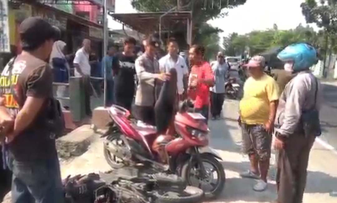 Kecelakaan Beruntun di Jombang, 1 Pemotor Tewas Terlindas Trailer - Media Berita Bangsa