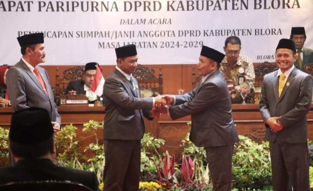 45 Anggota DPRD Blora Masa Bakti 2024-2029 Ucapkan Sumpah dan Janji - Media Berita Bangsa