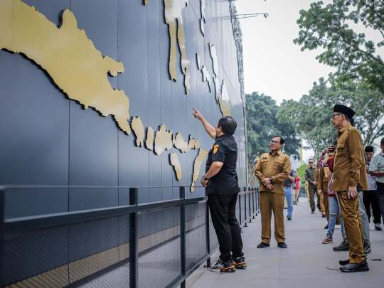 Bupati Tinjau Renovasi Alun-alun Jember, Rencana Diresmikan Awal ...