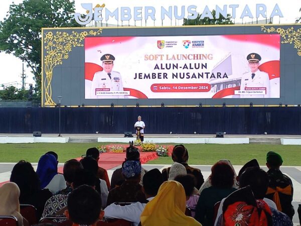 Satu-satunya Terbesar se-Indonesia, Megatron Alun-alun Jember Nusantara ...