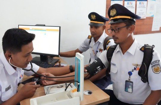 Masinis di Angkutan Lebaran Diperketat PT KAI - Media Berita Bangsa