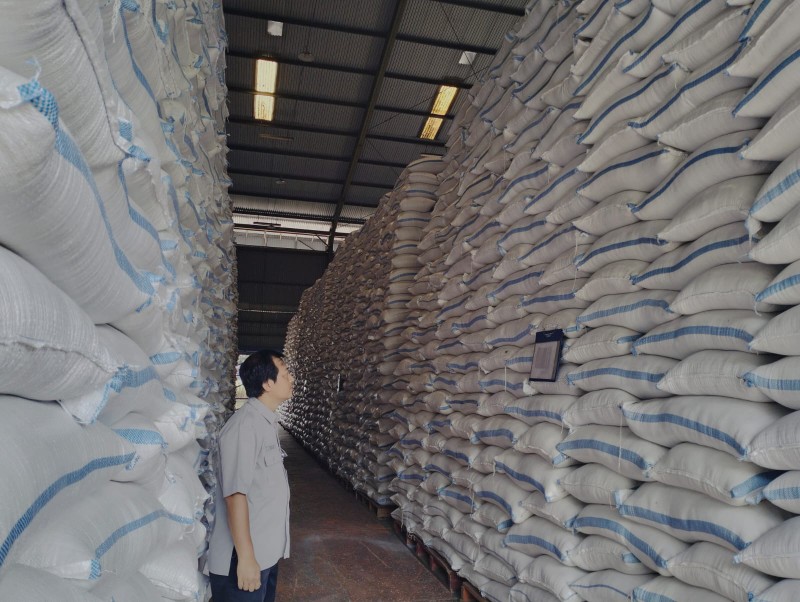 Gudang Penyimpanan Beras Hampir Penuh Bulog Bojonegoro Cari Tempat ...