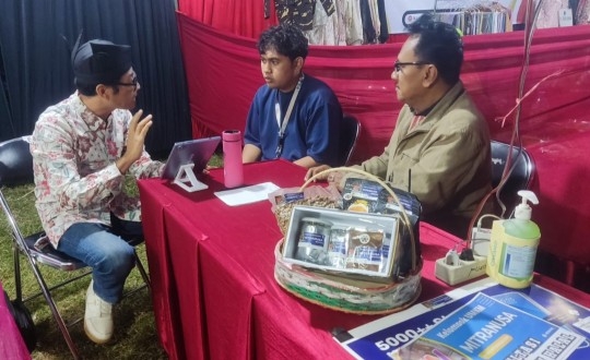 Mahasiswa KKN Unibraw Gandeng HCCM Bantu UMKM Urus Sertifikat Halal ...